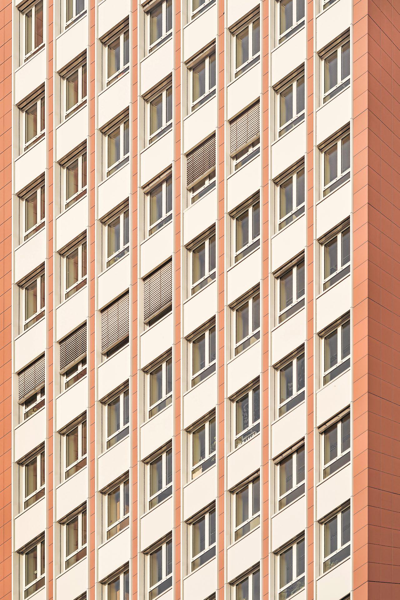 Selecting Exterior Paint Colors for Homes with Brown Window Frames ...